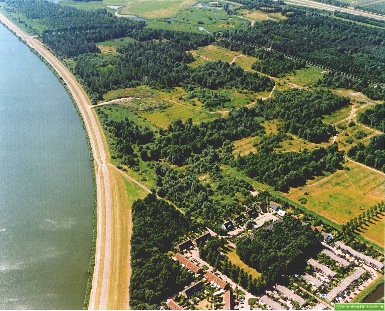 Luchtfoto's Almere / foto's Almere | Nederland-in-beeld.nl