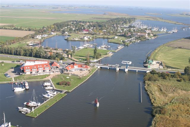 Luchtfoto's Koudum / foto's Koudum | Nederland-in-beeld.nl