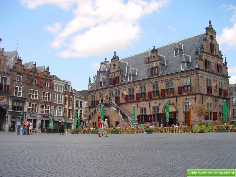 Luchtfoto's Nijmegen / foto's Nijmegen | Nederland-in-beeld.nl