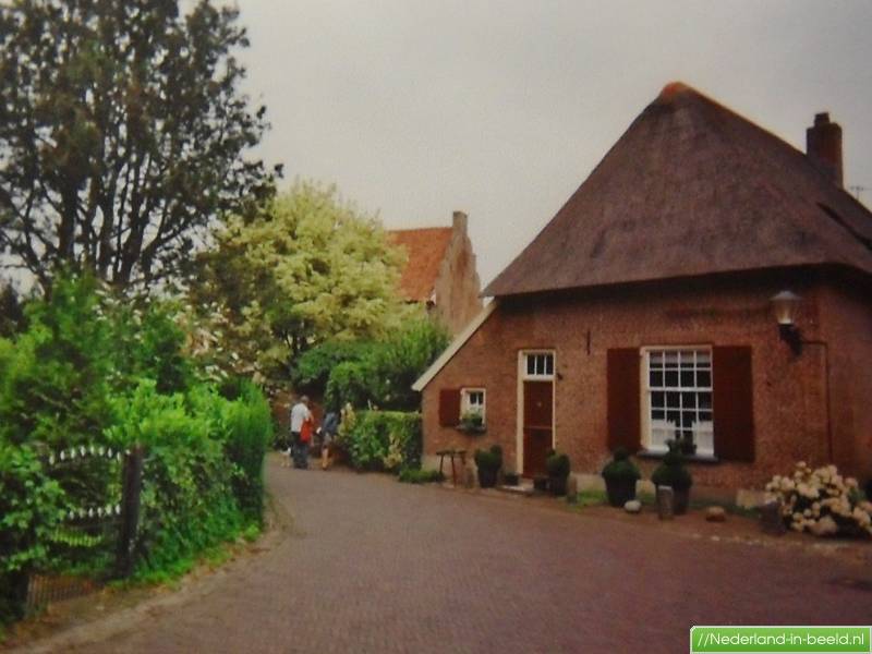 Luchtfoto's Bronkhorst / foto's Bronkhorst | Nederland-in-beeld.nl