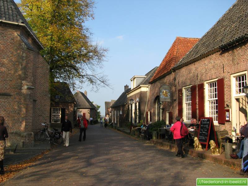 Luchtfoto's Bronkhorst / foto's Bronkhorst | Nederland-in-beeld.nl