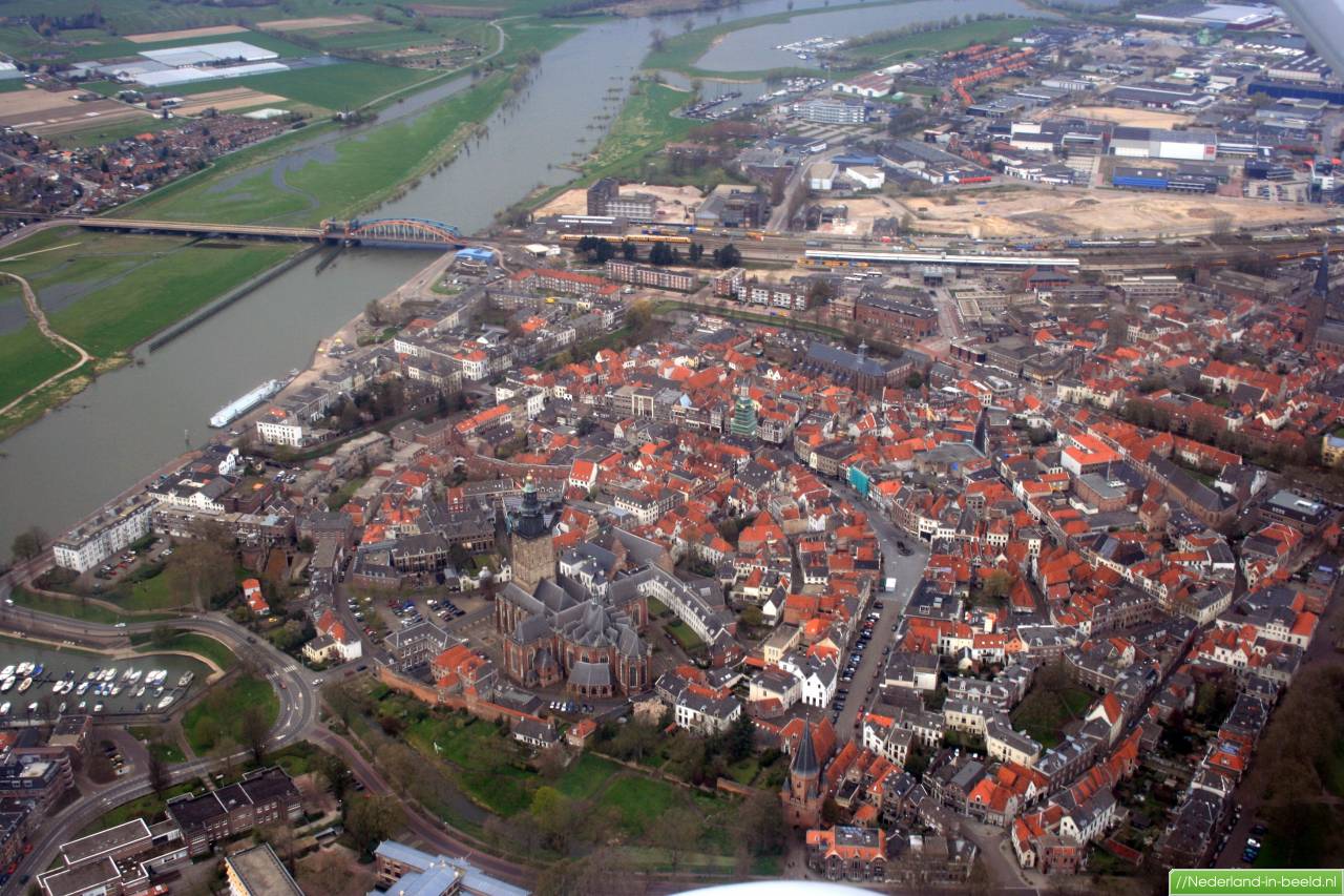 Luchtfoto's Zutphen / foto's Zutphen | Nederland-in-beeld.nl