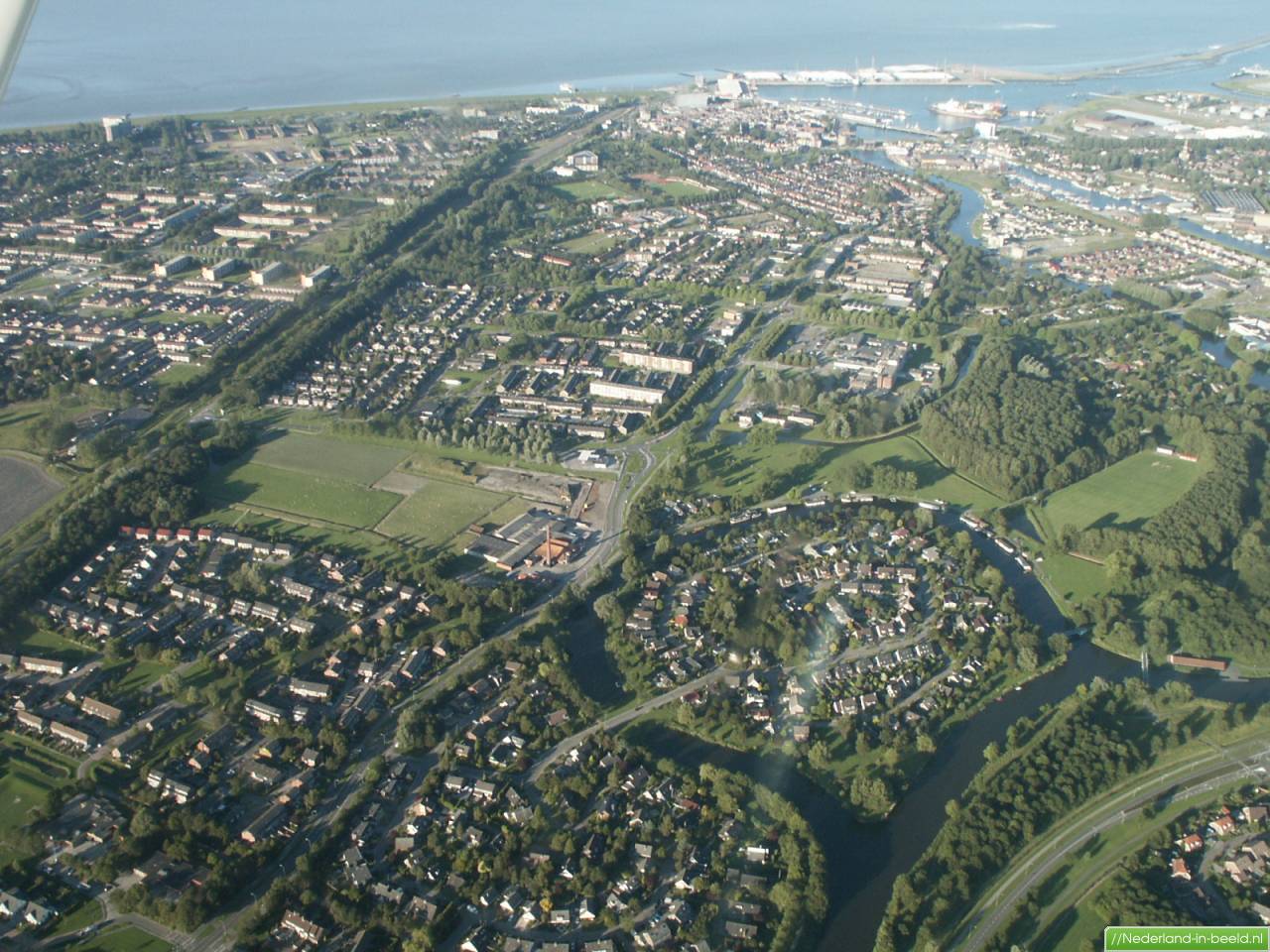 Delfzijl > Wagenmakerij luchtfoto's / foto's | Nederland-in-beeld.nl