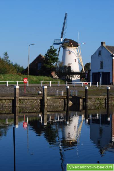 Luchtfoto's Stellendam / foto's Stellendam | Nederland-in-beeld.nl