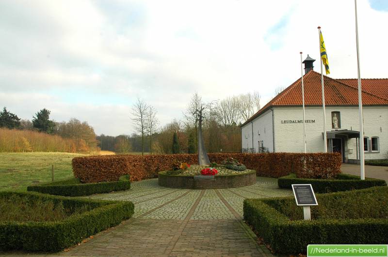 Haelen > Houtrustlaan luchtfoto's / foto's | Nederland-in-beeld.nl