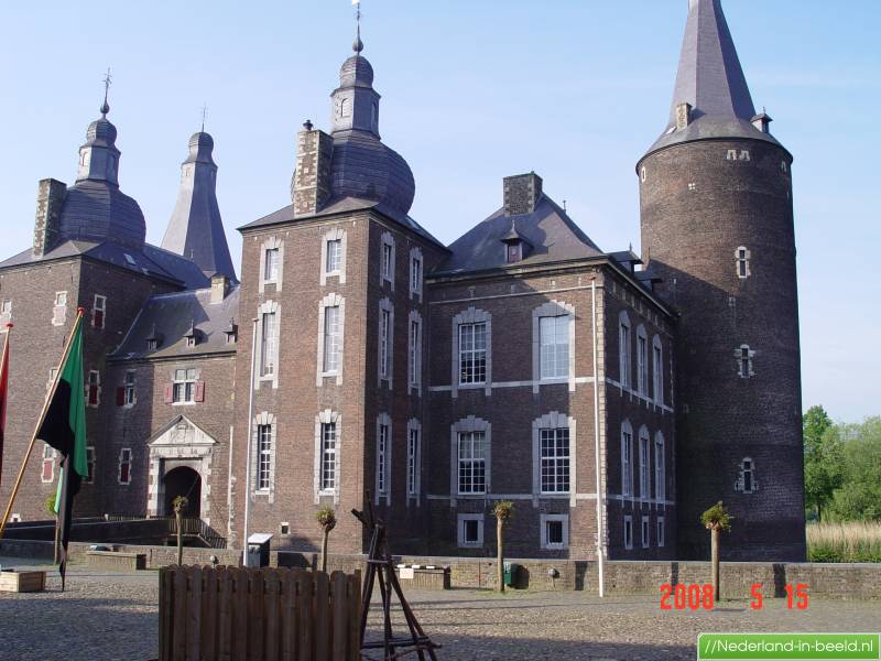 Luchtfoto's Hoensbroek / foto's Hoensbroek | Nederland-in-beeld.nl