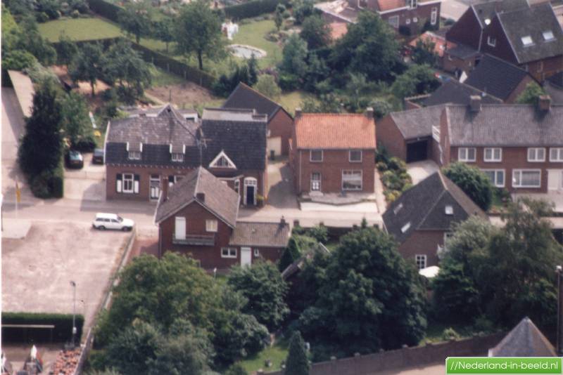 Beugen > Dorpsstraat luchtfoto's / foto's | Nederland-in-beeld.nl