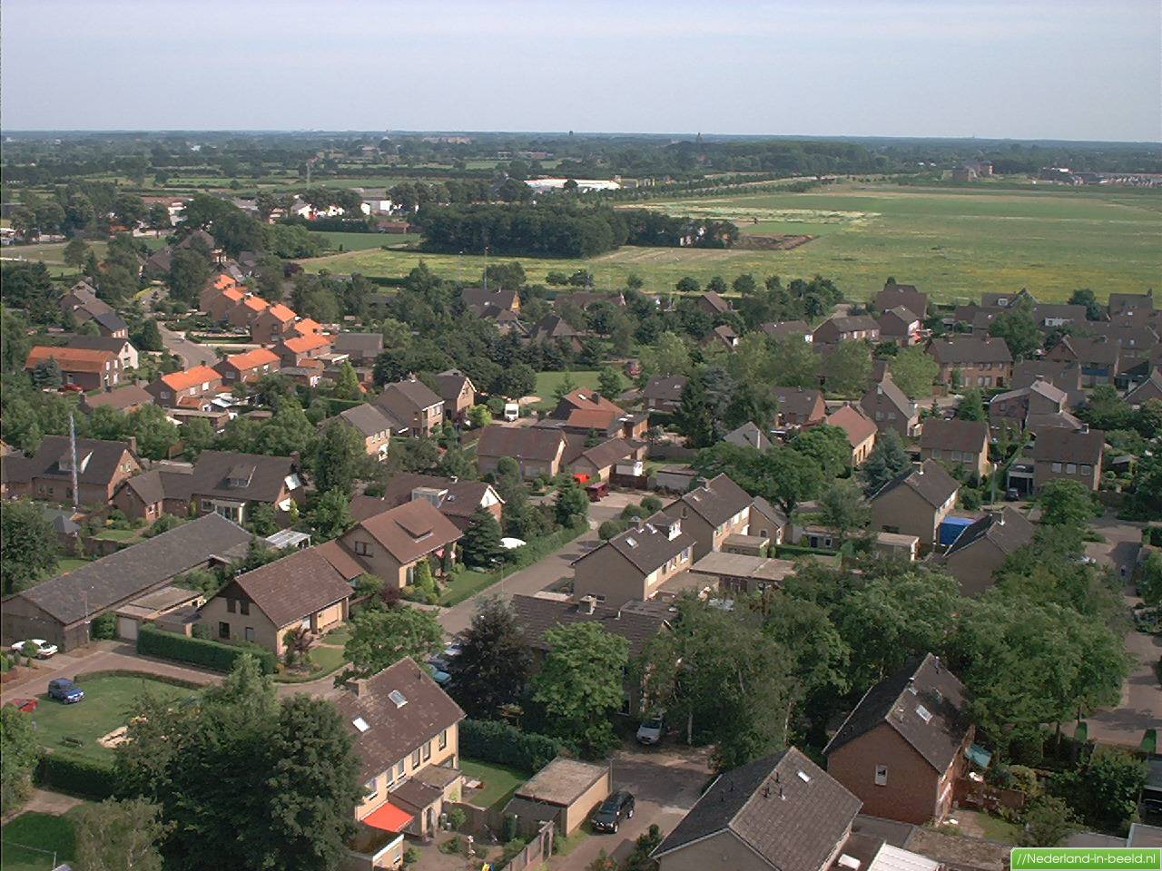 Beugen > Dorpsstraat luchtfoto's / foto's | Nederland-in-beeld.nl