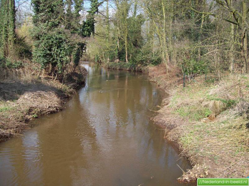 Luchtfoto's Geldrop / foto's Geldrop | Nederland-in-beeld.nl