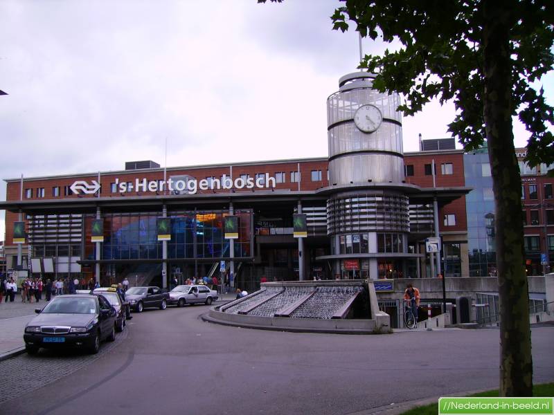 's-Hertogenbosch > Stationsplein luchtfoto's / foto's | Nederland-in ...
