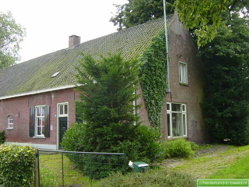 Luchtfoto's Moergestel / foto's Moergestel | Nederland-in-beeld.nl