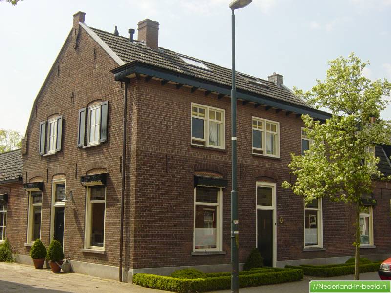 Luchtfoto's Moergestel / foto's Moergestel | Nederland-in-beeld.nl