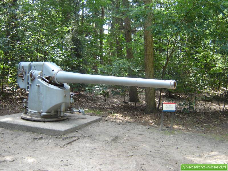 Luchtfoto's Overloon / foto's Overloon | Nederland-in-beeld.nl