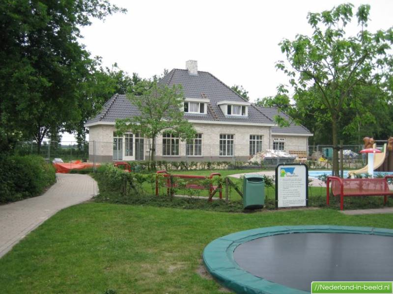 Luchtfoto's Overloon / foto's Overloon | Nederland-in-beeld.nl