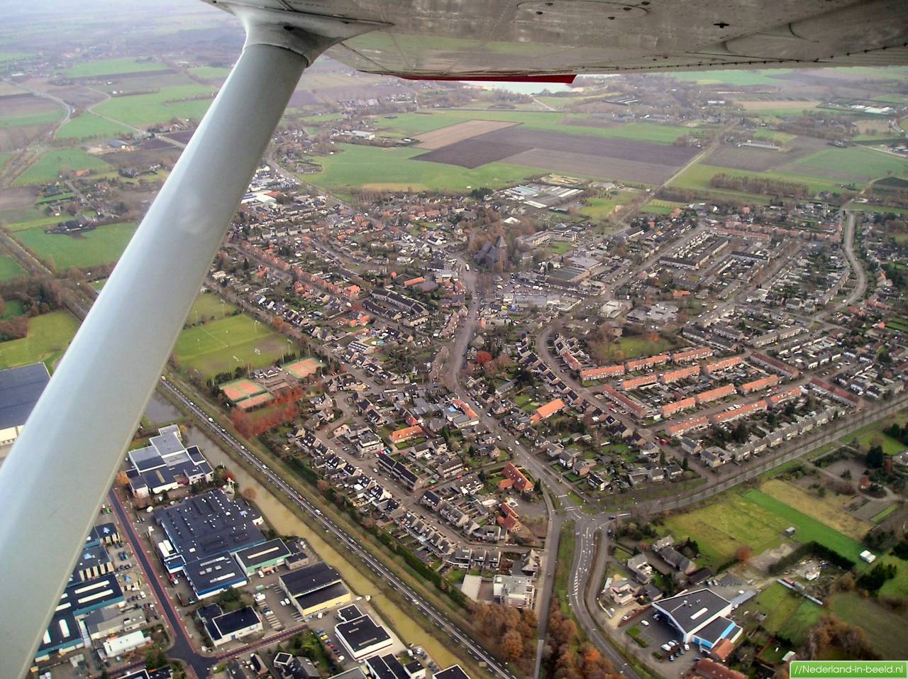 Luchtfoto's Volkel / foto's Volkel | Nederland-in-beeld.nl