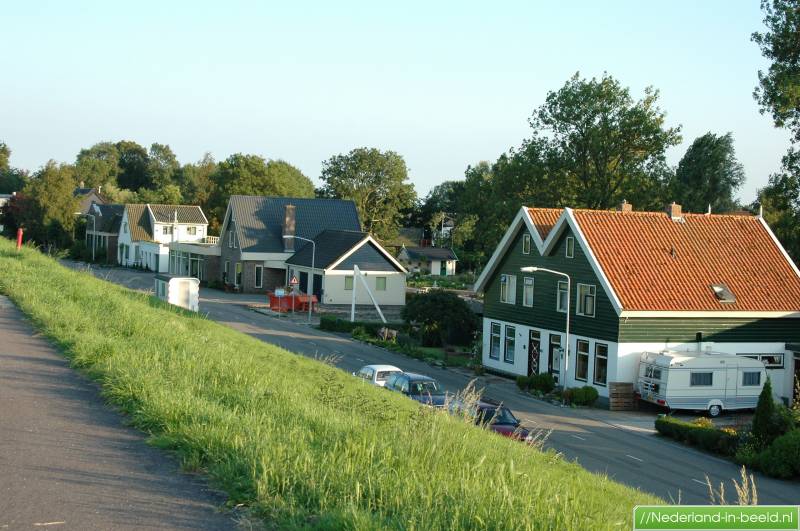 Andijk > Dijkweg luchtfoto's / foto's | Nederland-in-beeld.nl