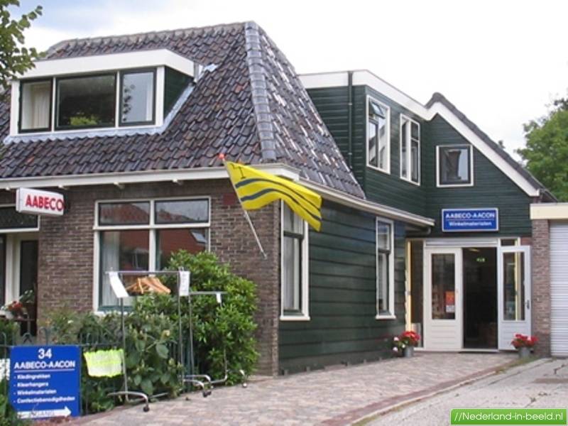 Oostzaan > Kerkplein luchtfoto's / foto's | Nederland-in-beeld.nl
