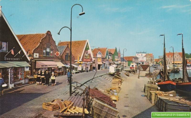 Luchtfoto's Volendam / foto's Volendam | Nederland-in-beeld.nl