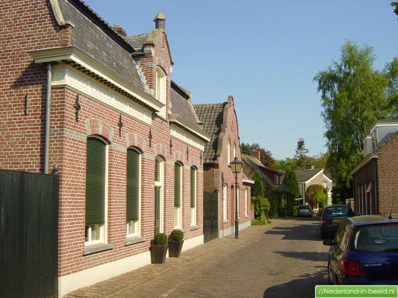 Luchtfoto's Moergestel / foto's Moergestel | Nederland-in-beeld.nl