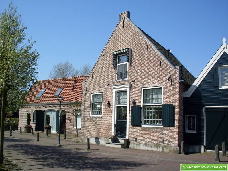 Luchtfoto's Diemen / foto's Diemen | Nederland-in-beeld.nl