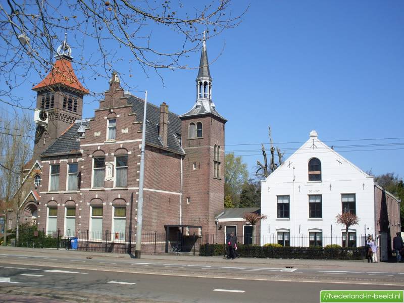 Luchtfoto's Diemen / foto's Diemen | Nederland-in-beeld.nl