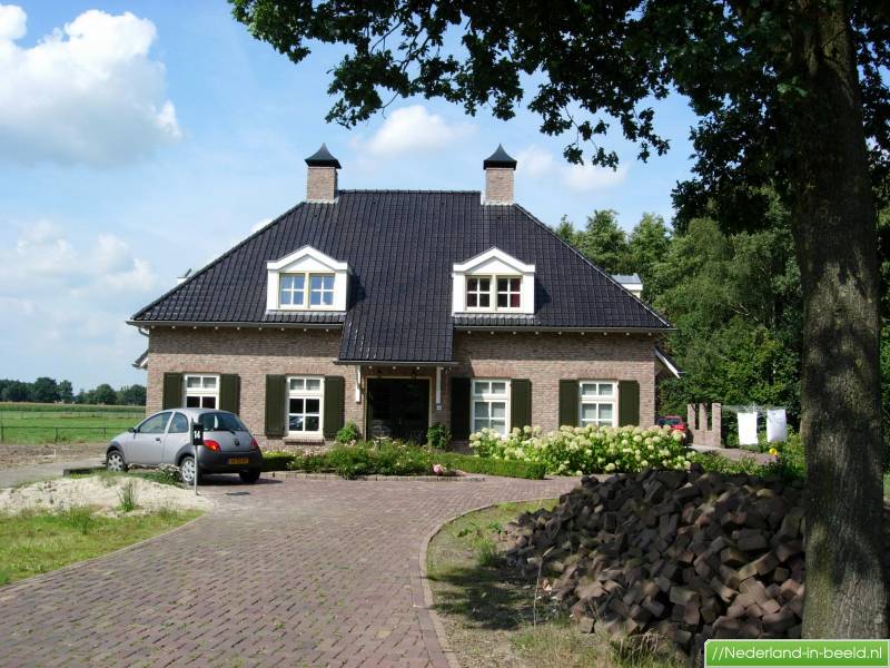 Albergen > Kloosteresweg luchtfoto's / foto's | Nederland-in-beeld.nl
