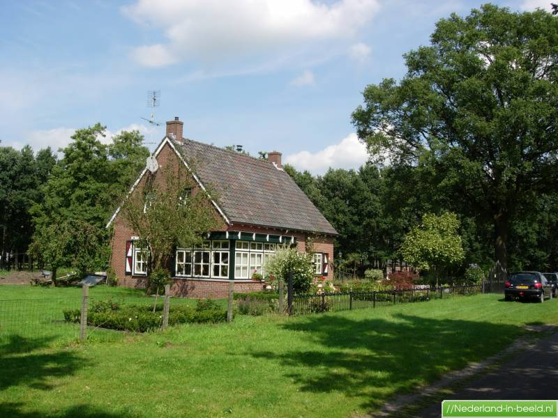 Albergen > Kloosteresweg luchtfoto's / foto's | Nederland-in-beeld.nl