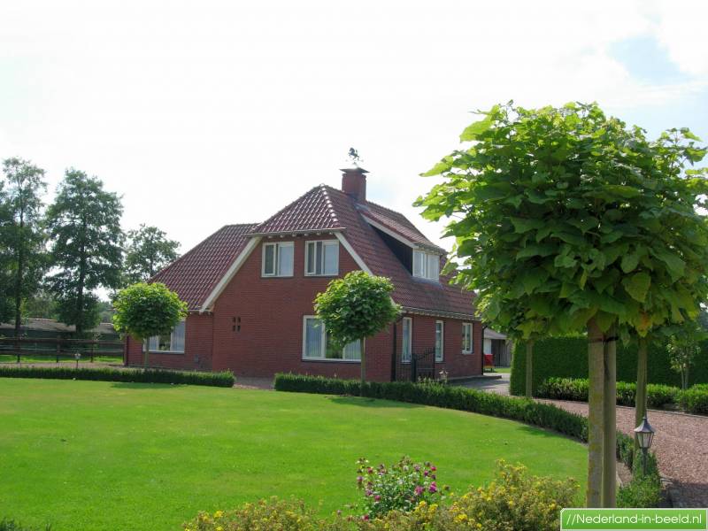 Albergen > Kloosteresweg luchtfoto's / foto's | Nederland-in-beeld.nl