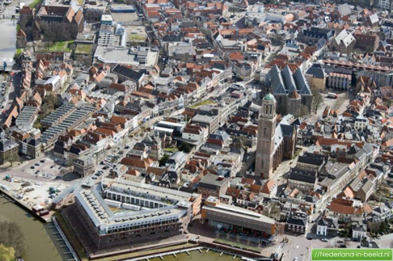 Luchtfoto's Zwolle / foto's Zwolle | Nederland-in-beeld.nl