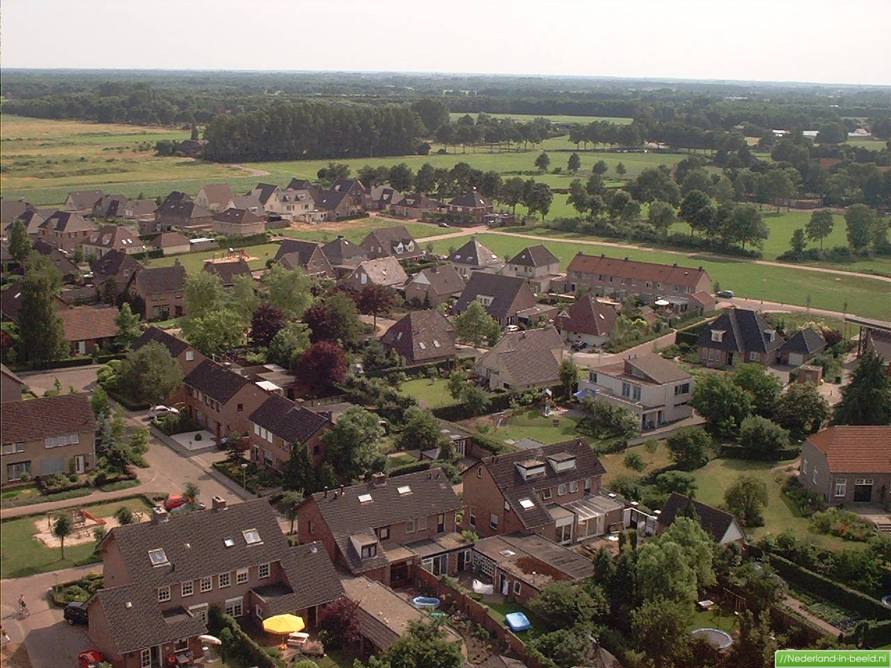 Luchtfoto's Beugen / foto's Beugen | Nederland-in-beeld.nl