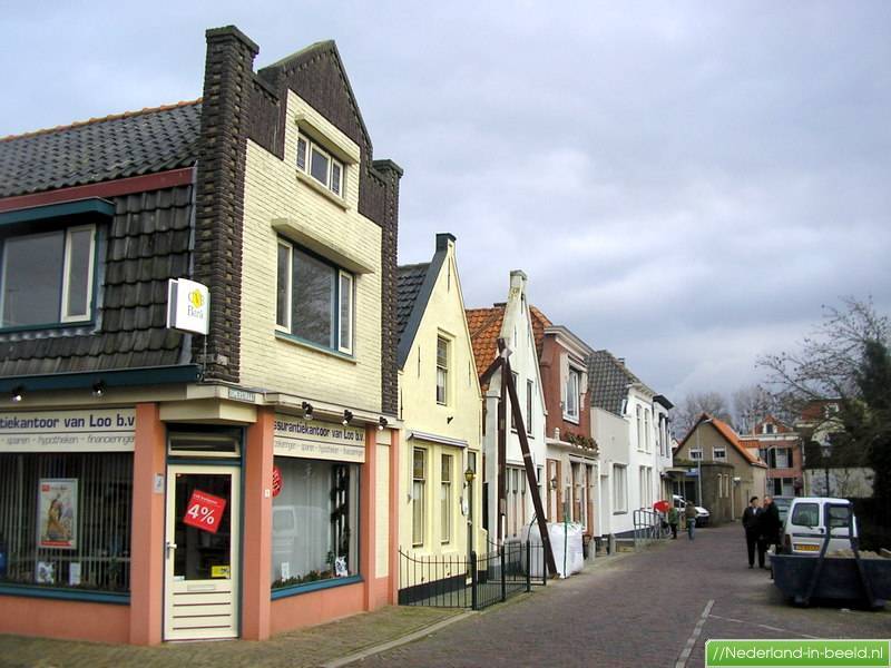 Luchtfoto's Dirksland / foto's Dirksland | Nederland-in-beeld.nl